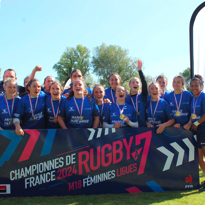 Deux joueuses U18 Filles Championnes de France Sevens ! | Stade Rochelais